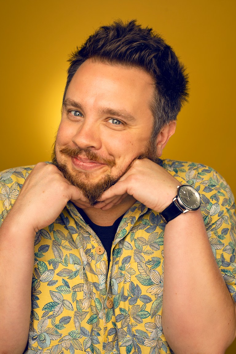 SIMON GIBSON – Simon Gibson Comedian